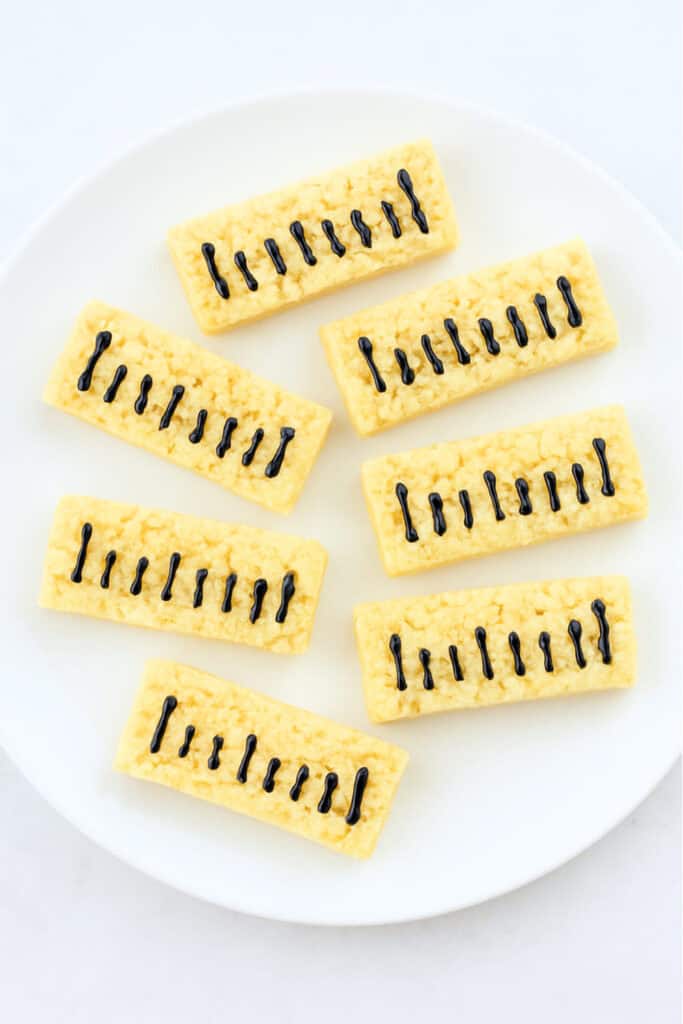 24 Cute School Treats for a Classroom Party